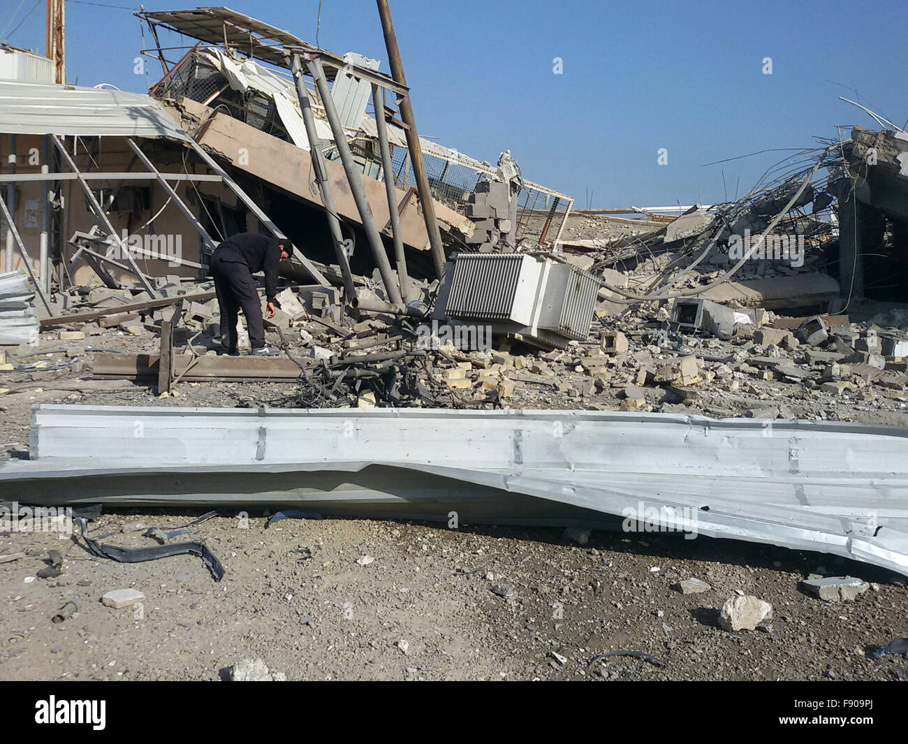 Destroyed building baghdad hi-res stock photography and images - Alamy