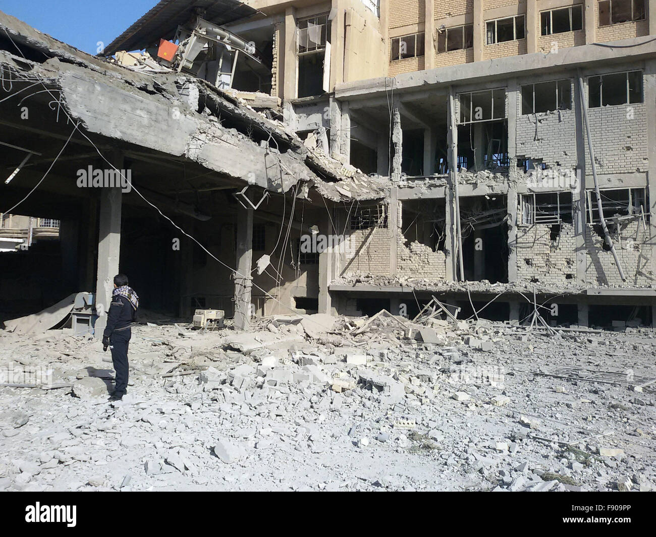 Destroyed building baghdad hi-res stock photography and images - Alamy