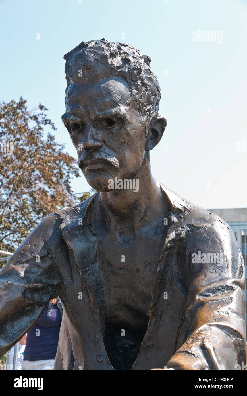 Attila jozsef bronze statue hi-res stock photography and images - Alamy