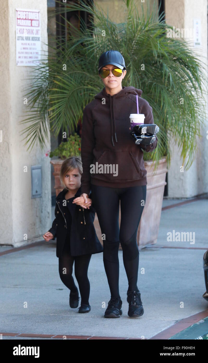 Kourtney Kardashian takes daughter Penelope to ballet class in Studio ...