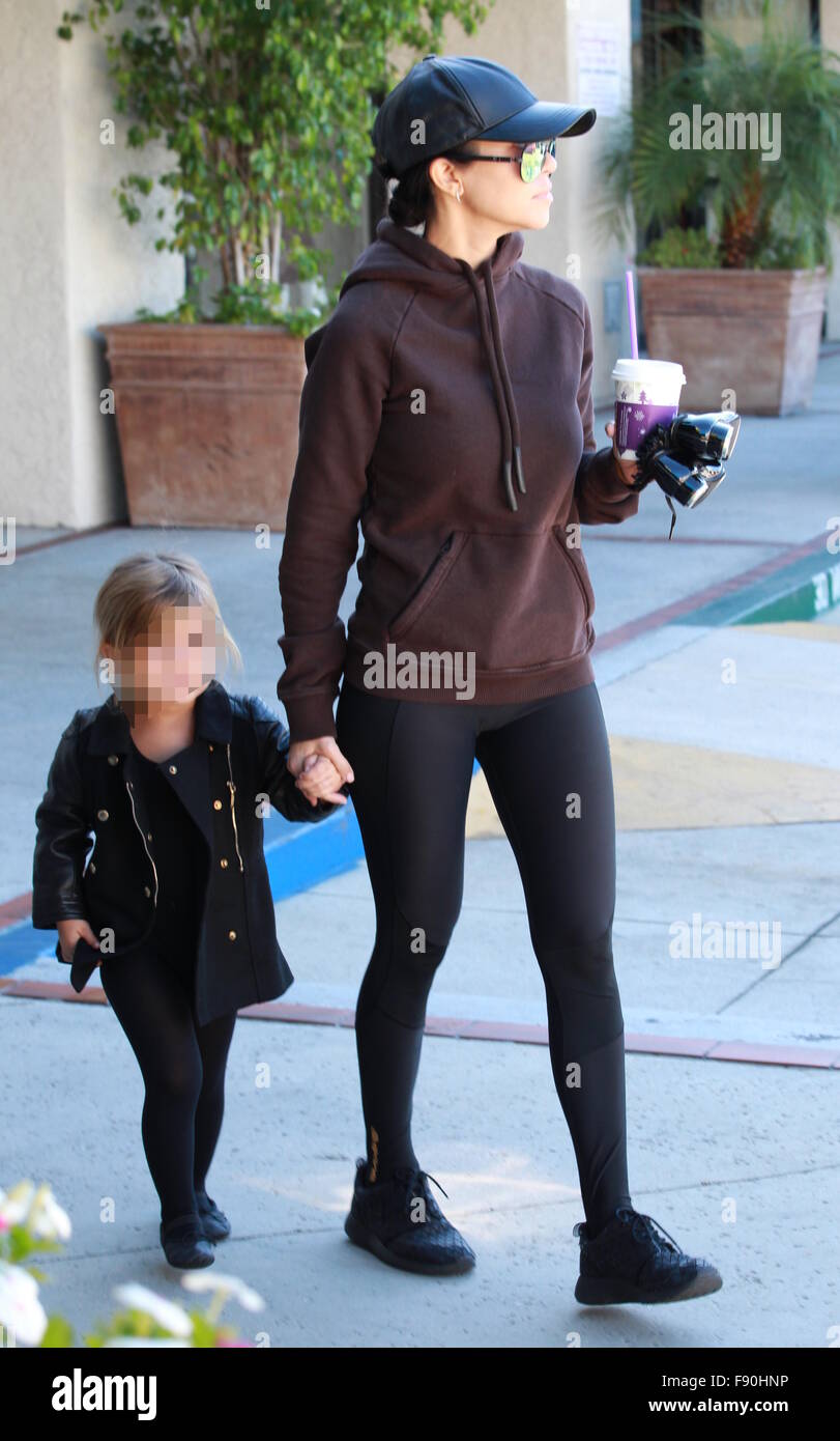 Kourtney Kardashian takes daughter Penelope to ballet class in Studio ...