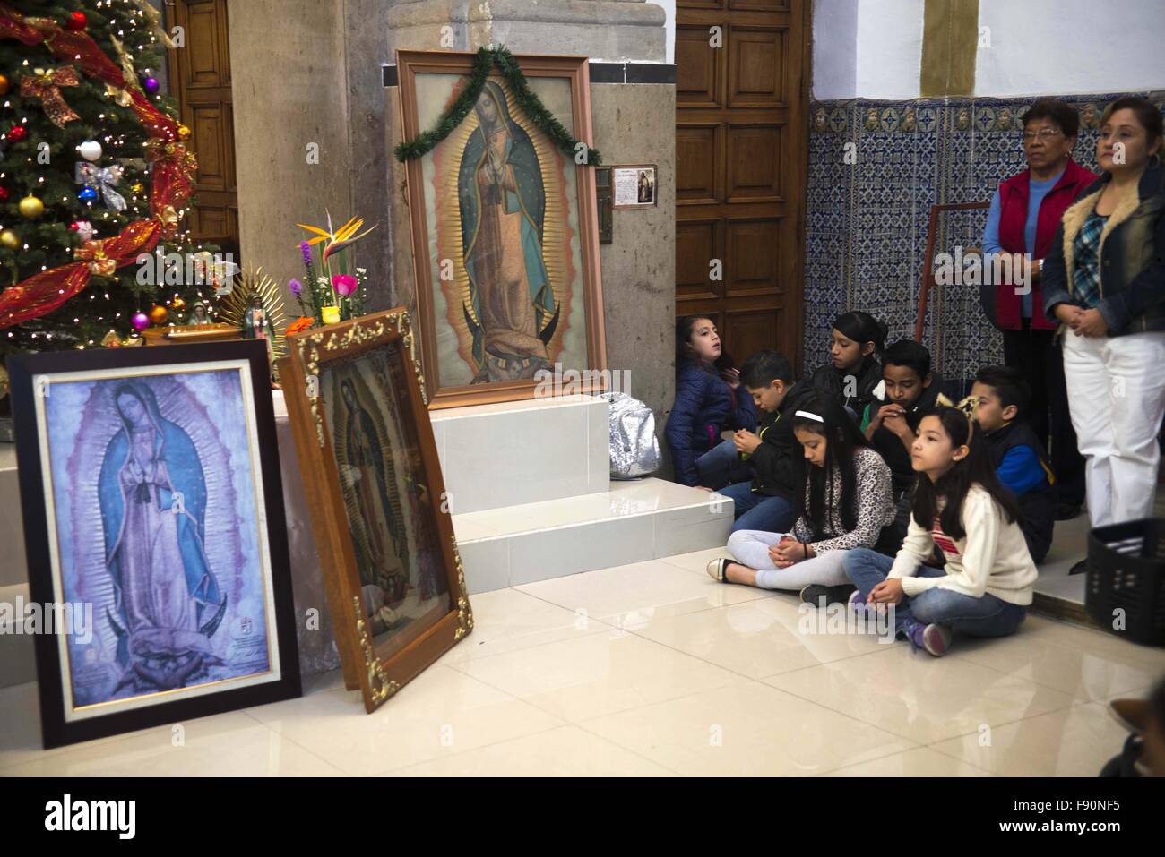 Virgen de guadalupe images hi-res stock photography and images - Alamy