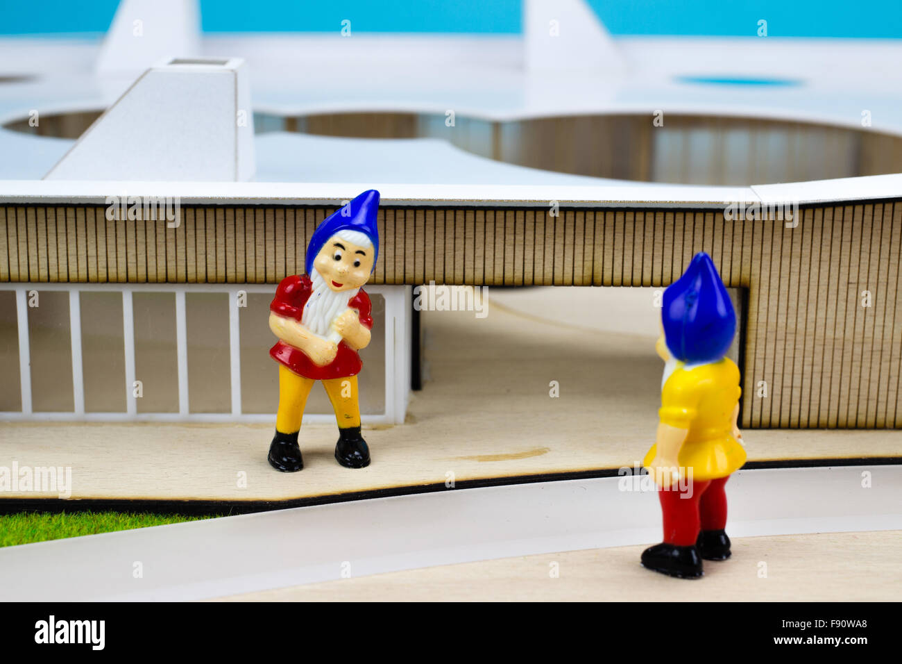 Garden dwarfs hi-res stock photography and images - Alamy