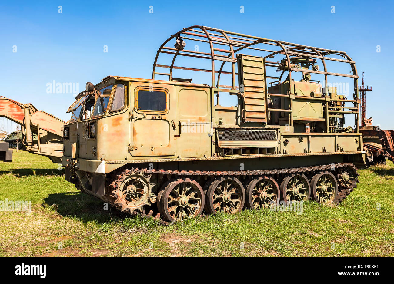 Crawler transporter hi-res stock photography and images - Alamy