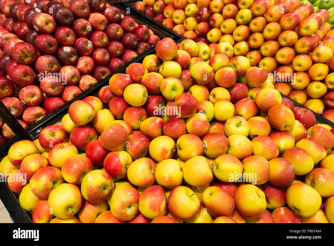 Apple stall in big supermarket Stock Photo - Alamy