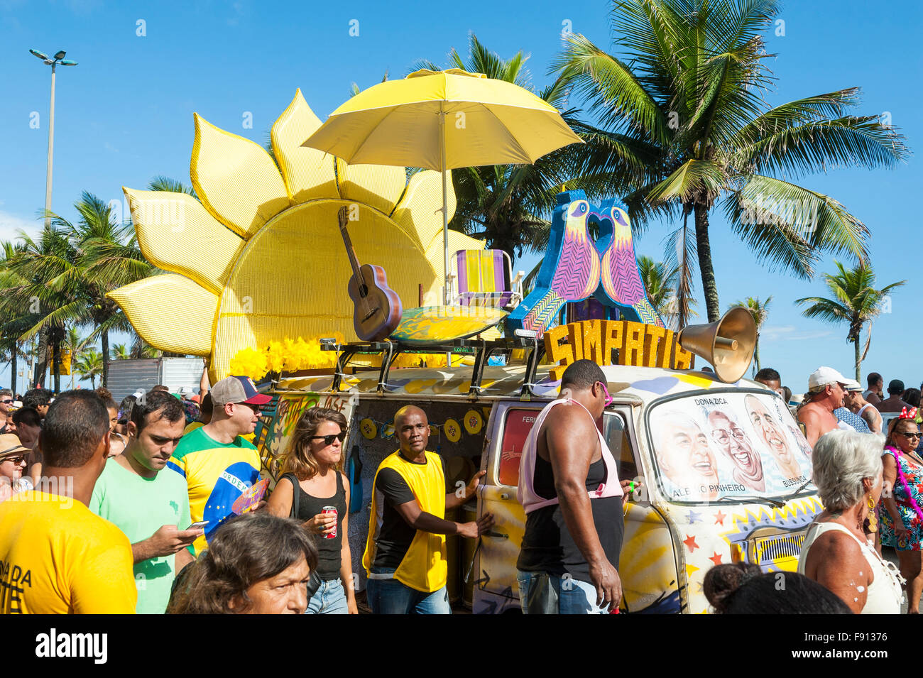 Brazil carnival dancers hi-res stock photography and images - Alamy