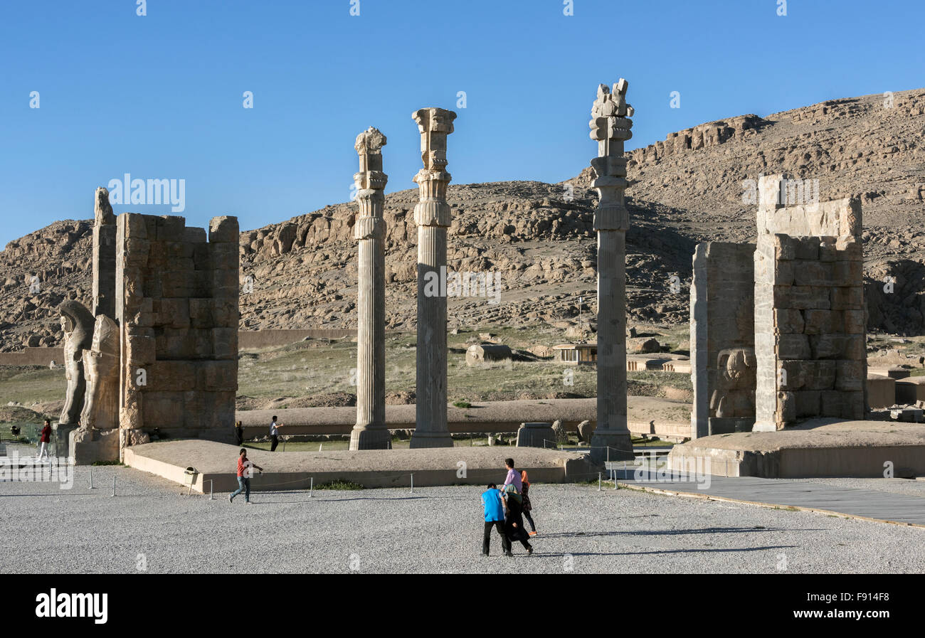 Side view of the Gateway of All Nations (Gate of Xerxes), Persepolis ...