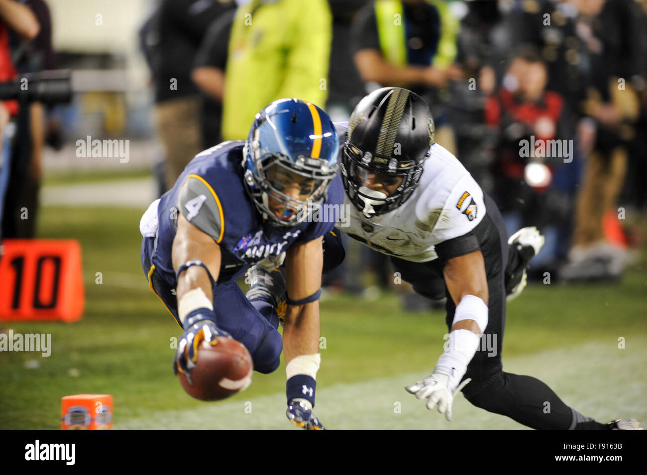 Philadelphia, Pennsylvania, USA. 12th Dec, 2015. Navy WR, JAMIR TILLMAN ...