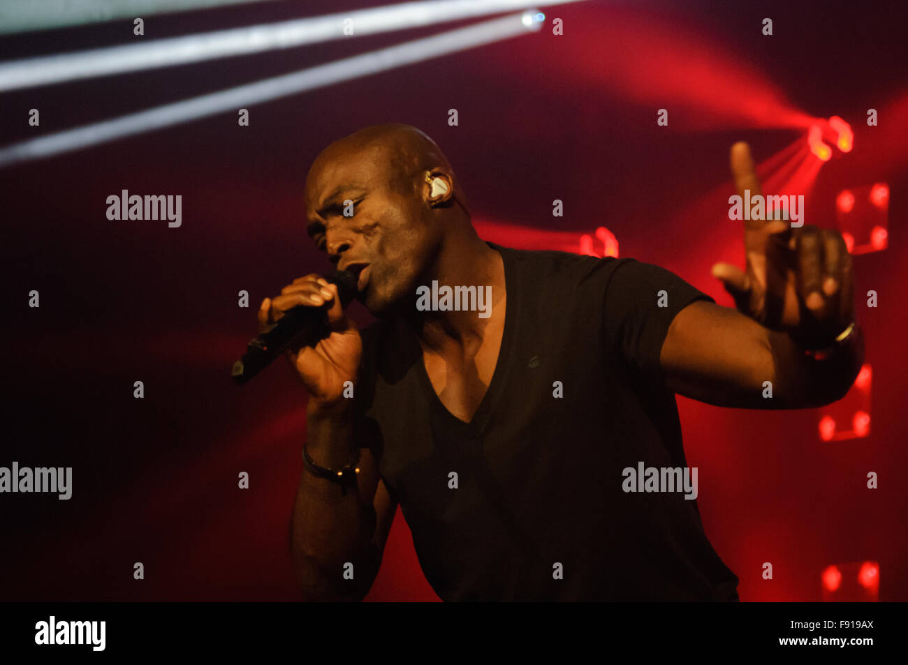 Liverpool, UK. 12th December 2015. Seal performs as the guest artist of ...
