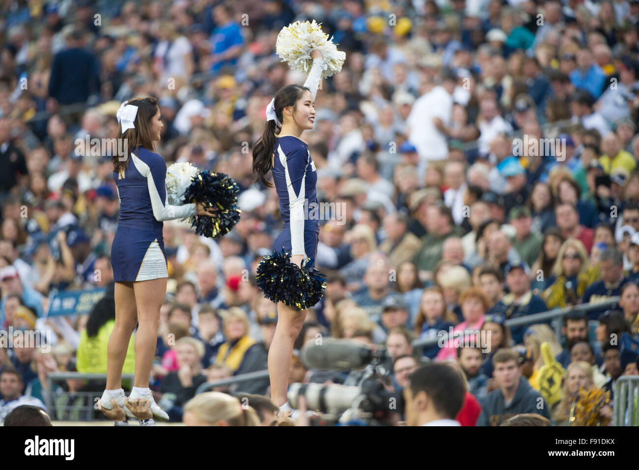Army navy football game cheerleaders hi-res stock photography and ...
