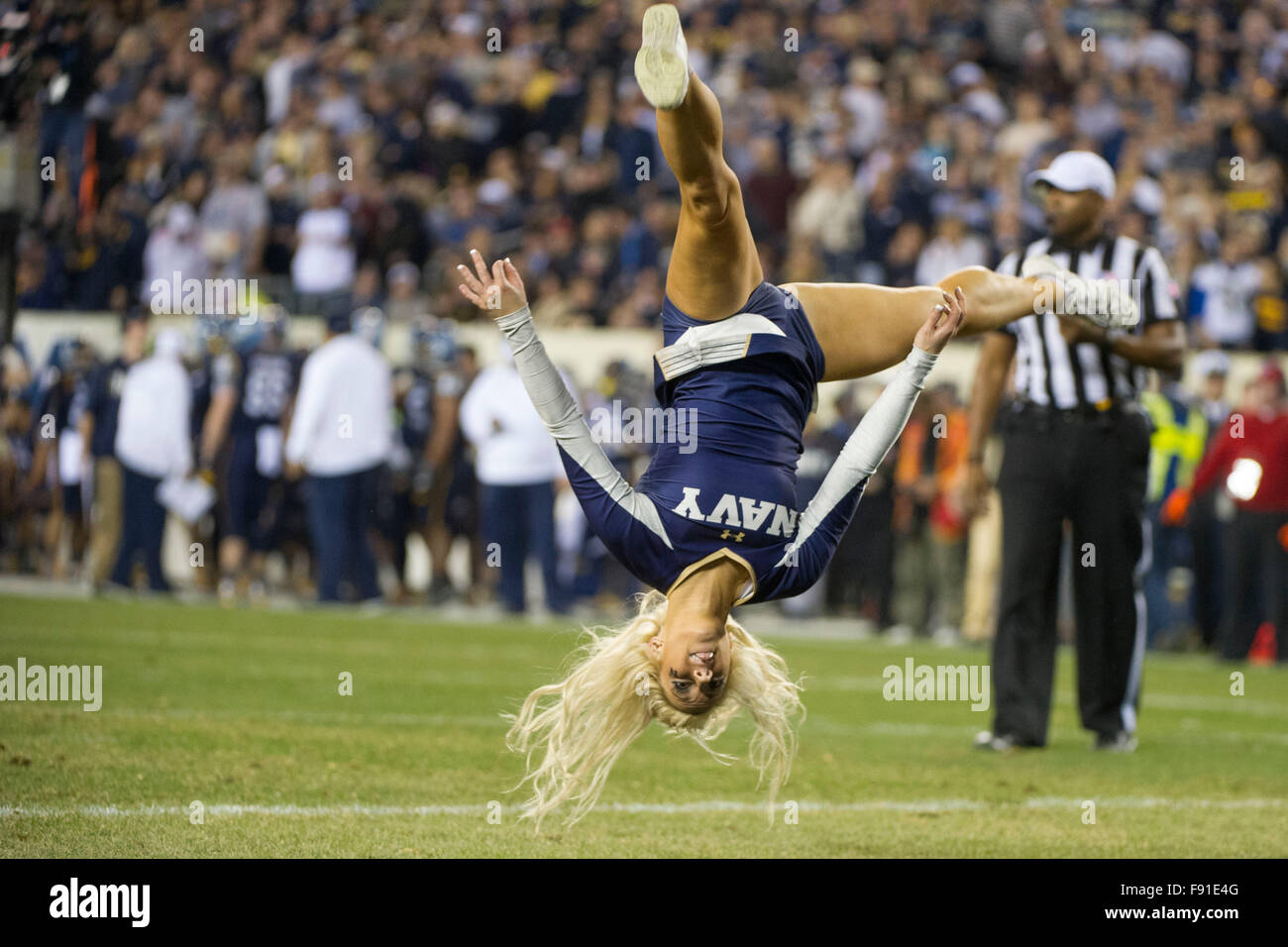 Navy cheerleaders hi-res stock photography and images - Alamy