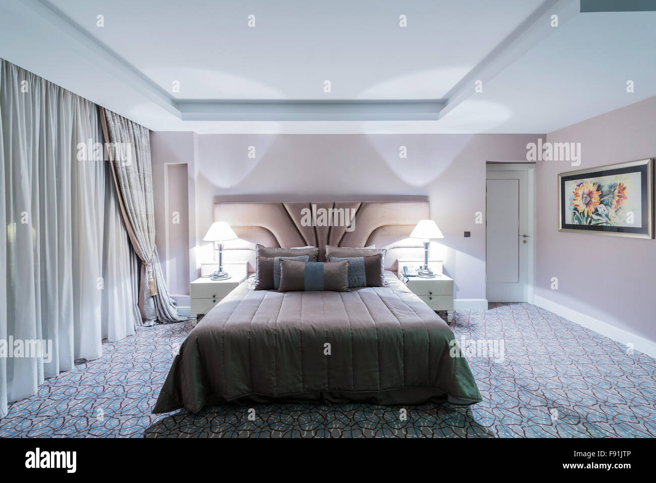 Hotel room with modern interior Stock Photo - Alamy