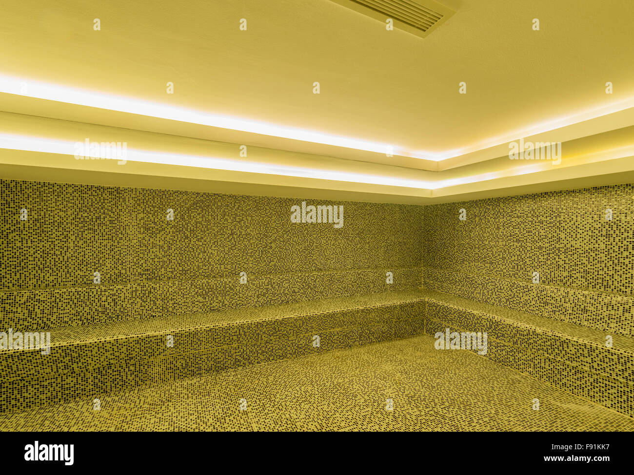 Interior of turkish bath hammam Stock Photo - Alamy