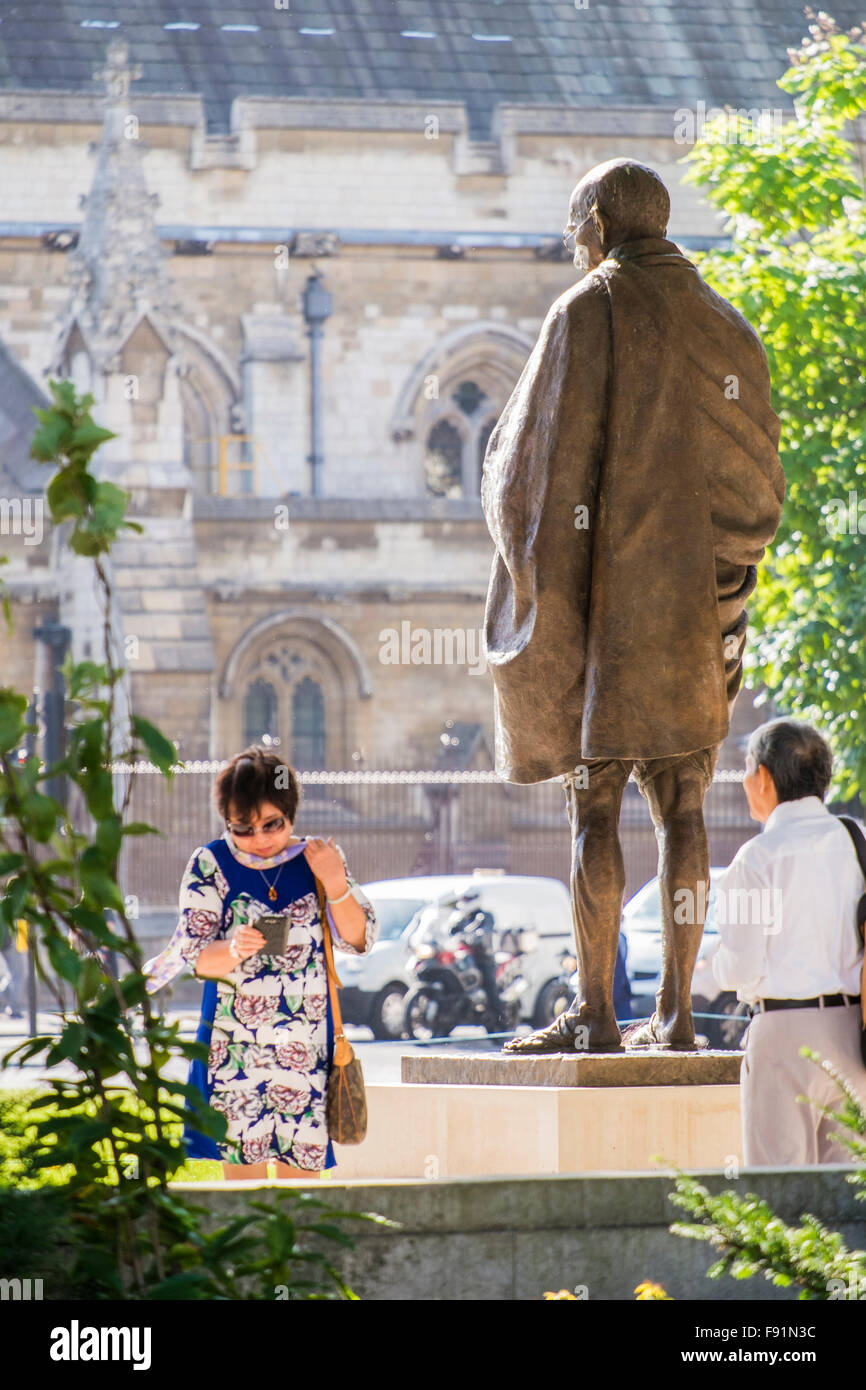 Ghandi statue, Parliament Square, London, England, U.K Stock Photo - Alamy