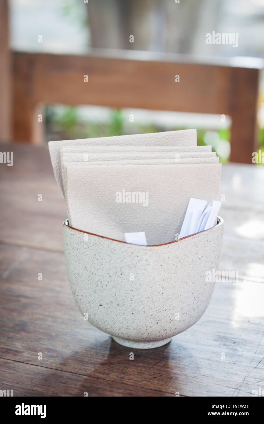 Tissue paper hi-res stock photography and images - Alamy