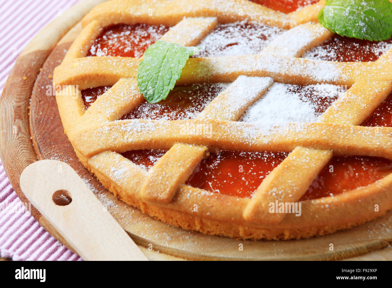 Jam tart with a lattice top crust Stock Photo - Alamy