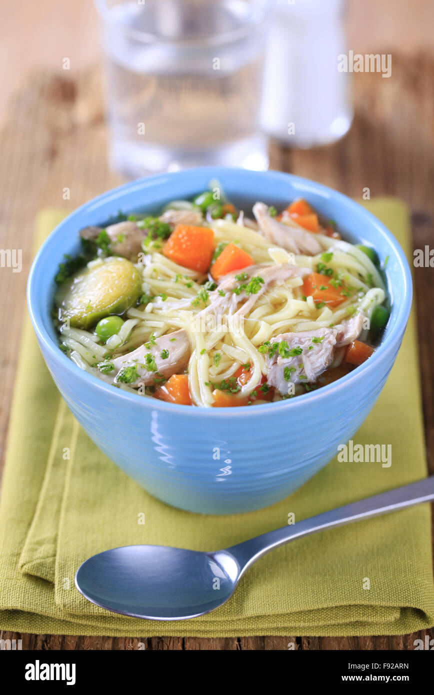 Noodles chicken green peas hi-res stock photography and images - Alamy