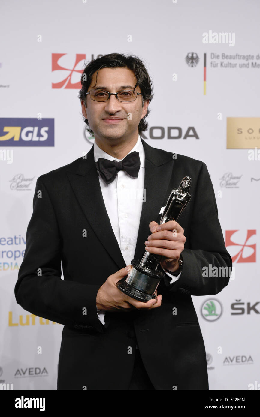 Cinematographer Asif Kapadia poses with the award EUROPEAN DOCUMENTARY ...