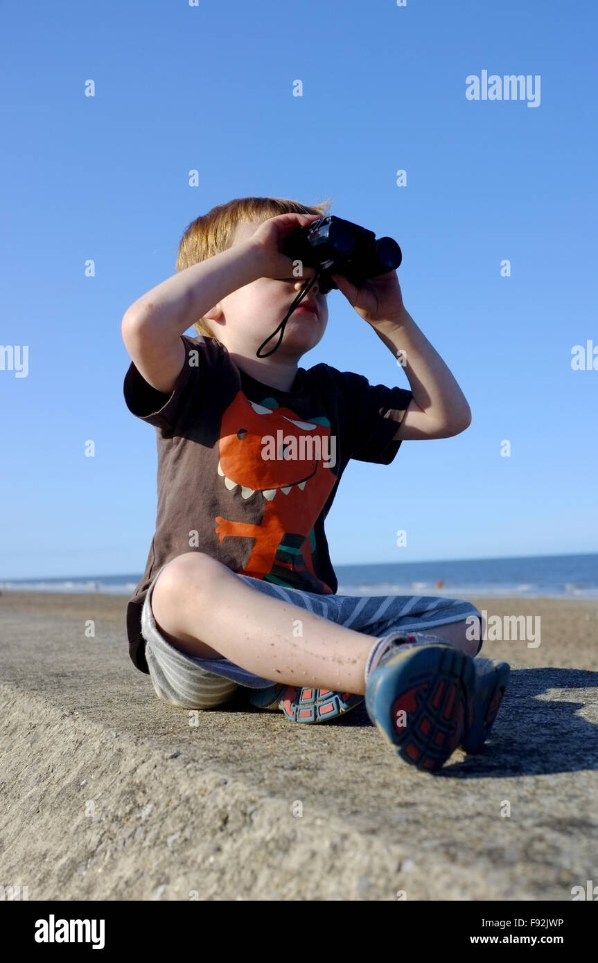 Boy point out hi-res stock photography and images - Alamy