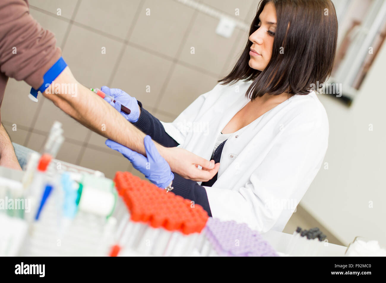 Medical laboratory hi-res stock photography and images - Alamy