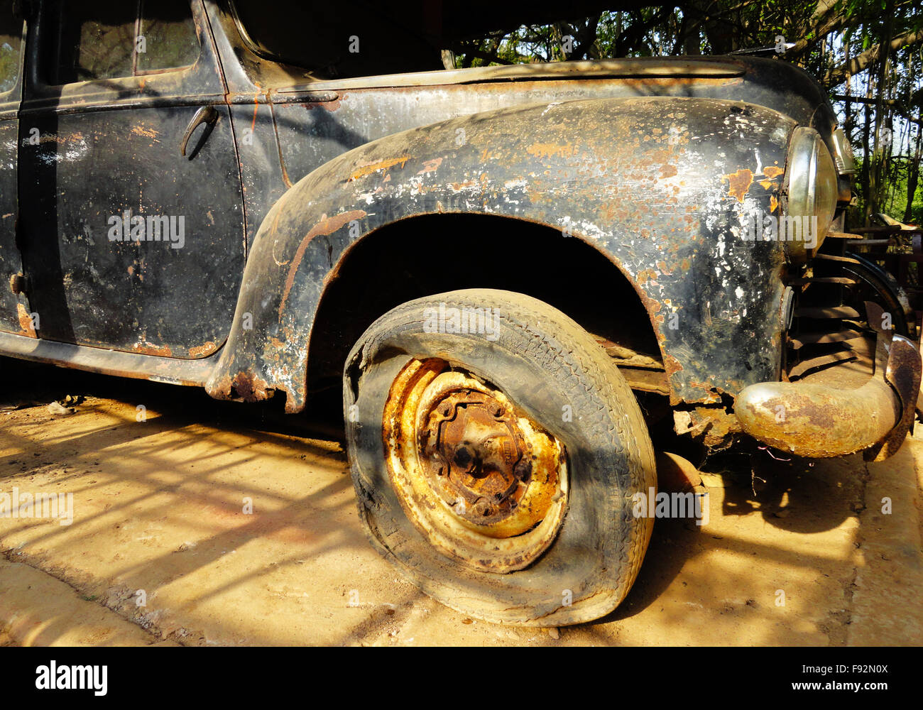Old forgotten car at the backyard Stock Photo - Alamy