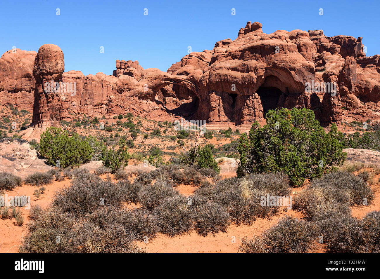 Caves and arches hi-res stock photography and images - Alamy