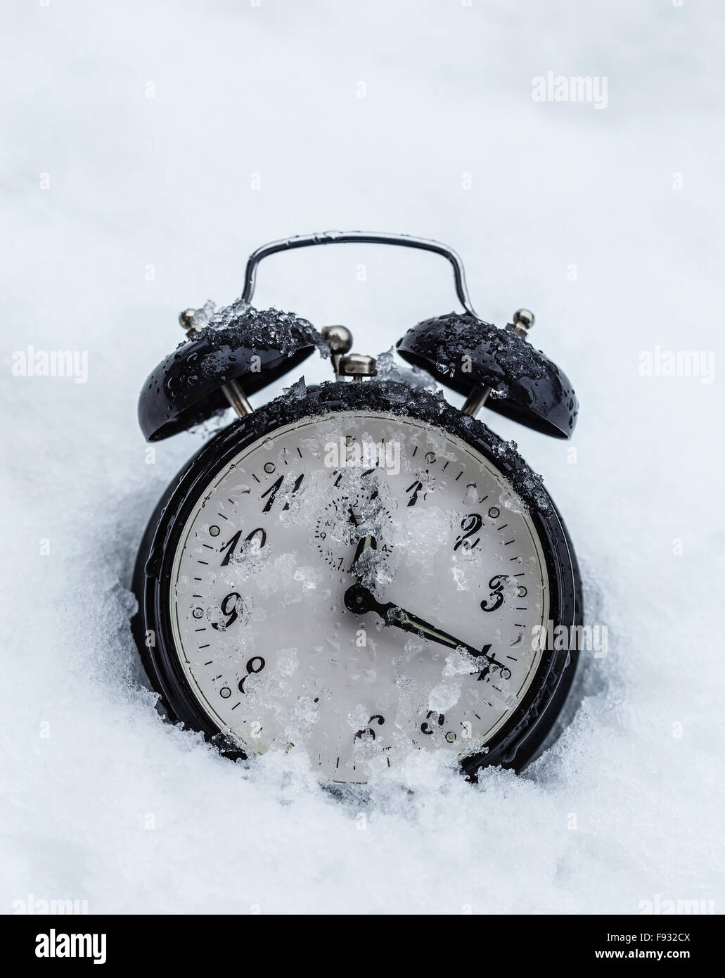Frozen clock hi-res stock photography and images - Alamy