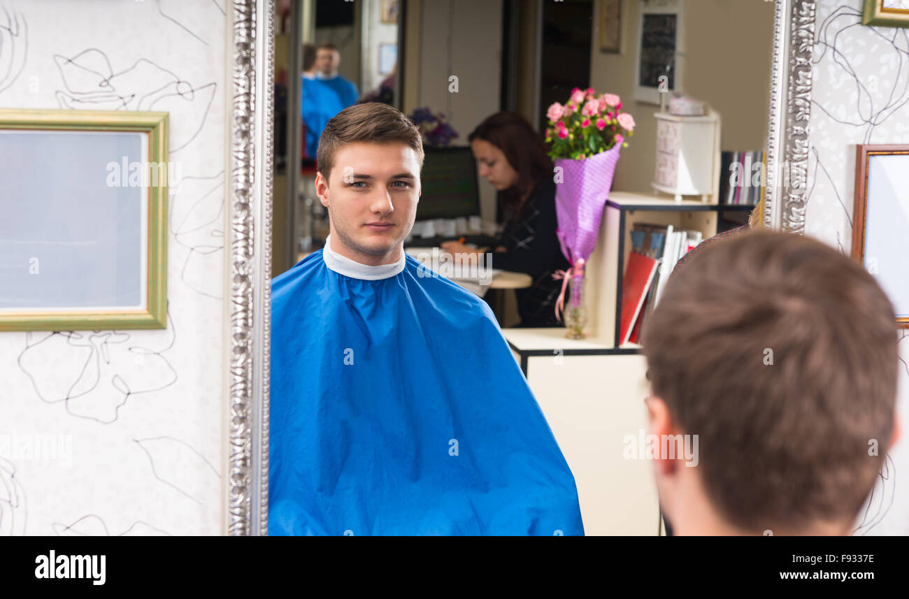 Man wearing smock hi-res stock photography and images - Alamy