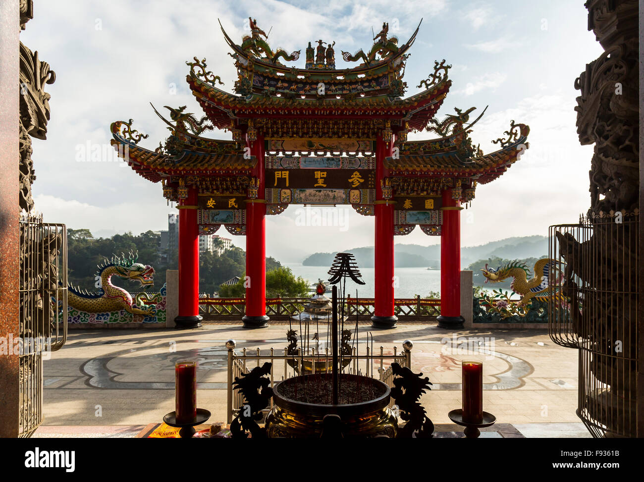 Long Fong Temple Gate Stock Photo - Alamy
