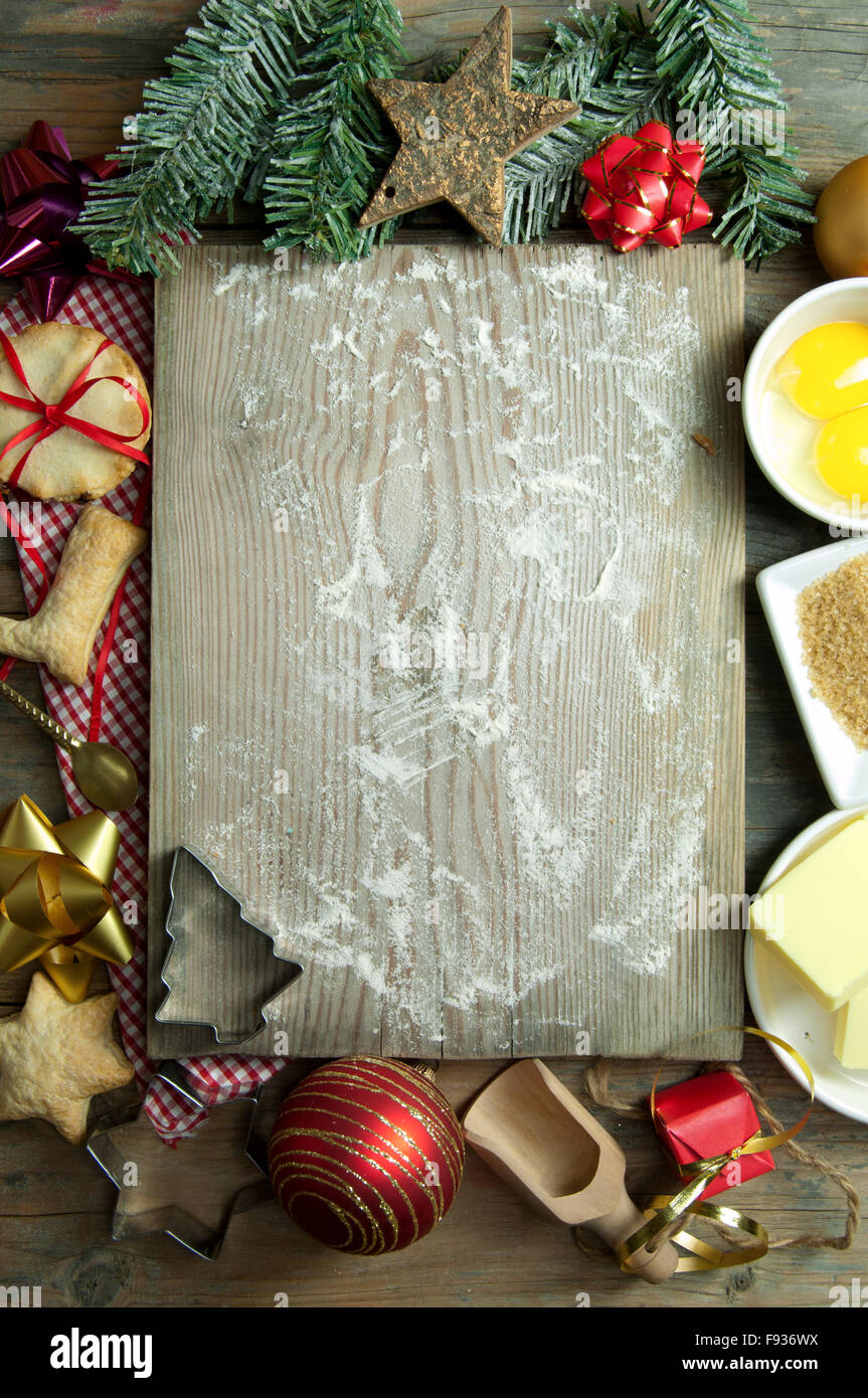 Chopping board with eggs and flour hi-res stock photography and images ...
