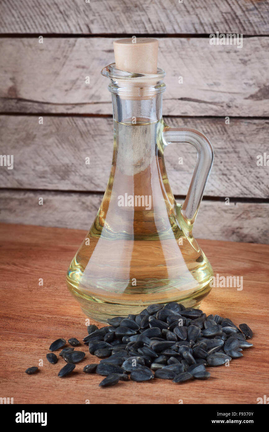 Oil seeds hi-res stock photography and images - Alamy