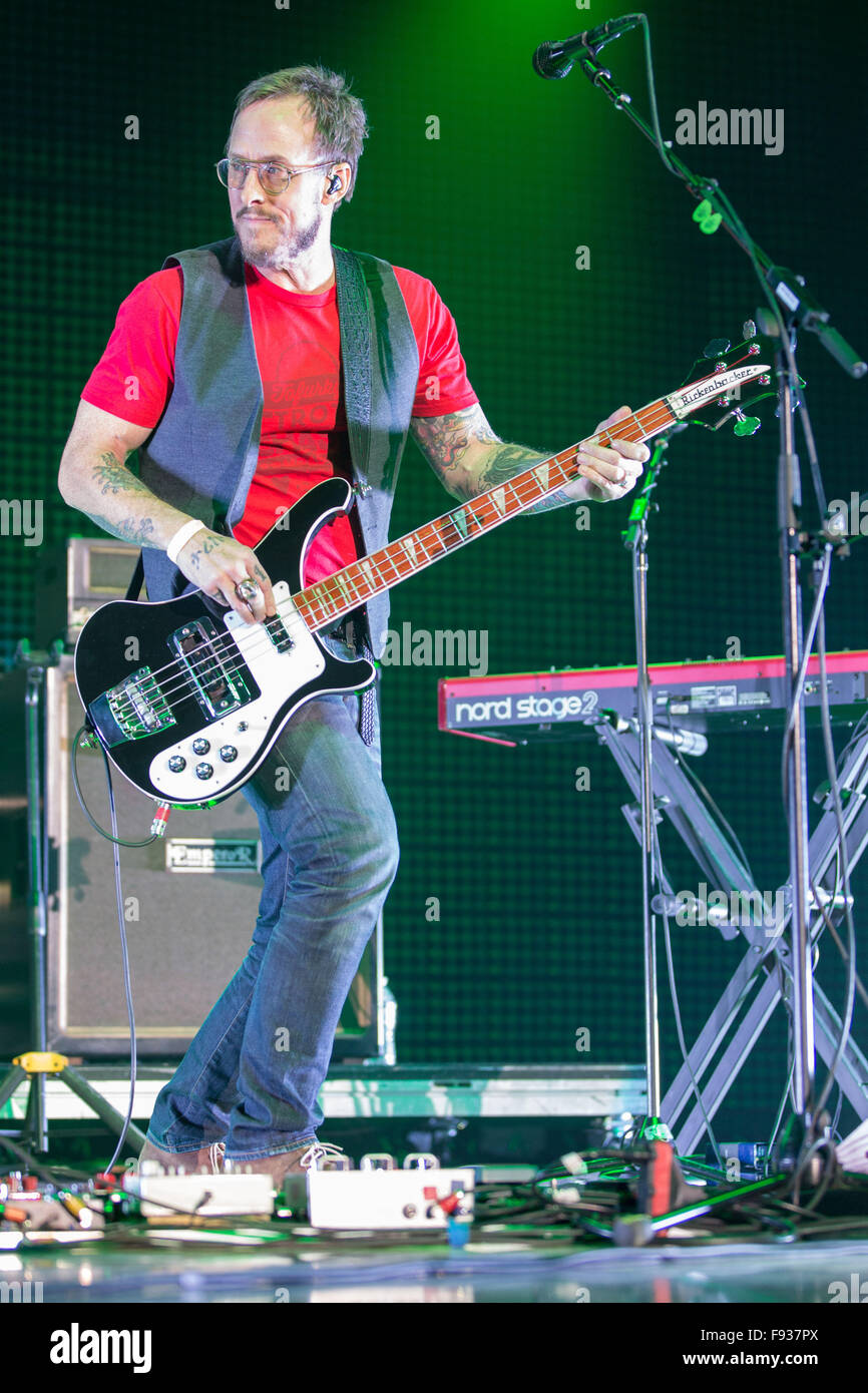Los Angeles, California, USA. 13th Dec, 2015. Bassist SCOTT SHRINER of ...