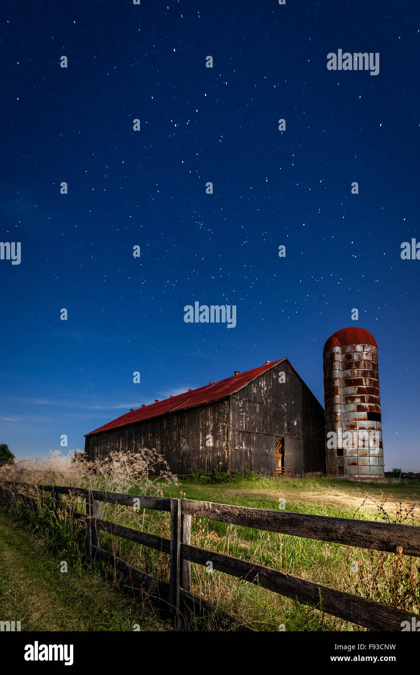 Old farm fences hi-res stock photography and images - Alamy