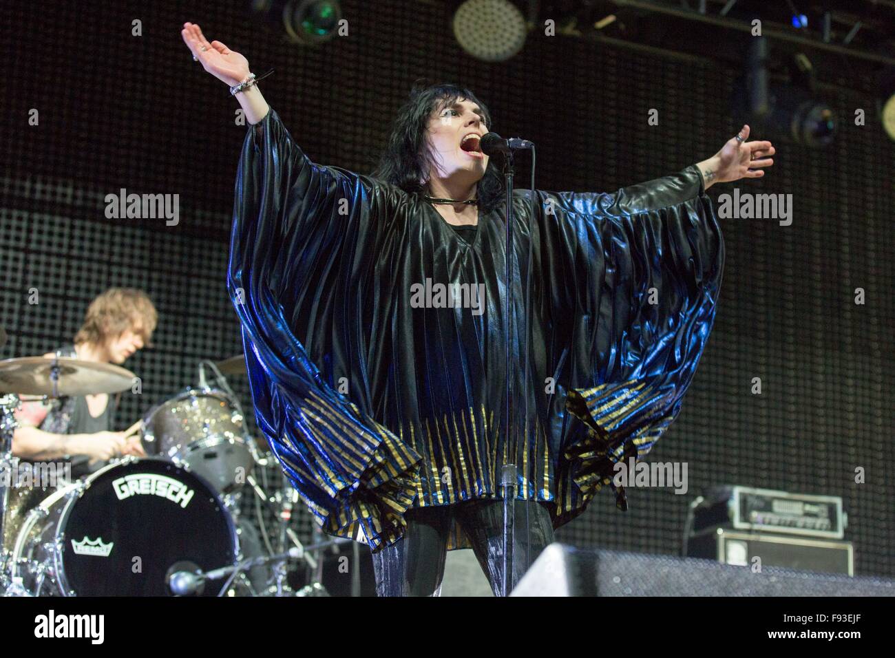 Struts singer hi-res stock photography and images - Alamy