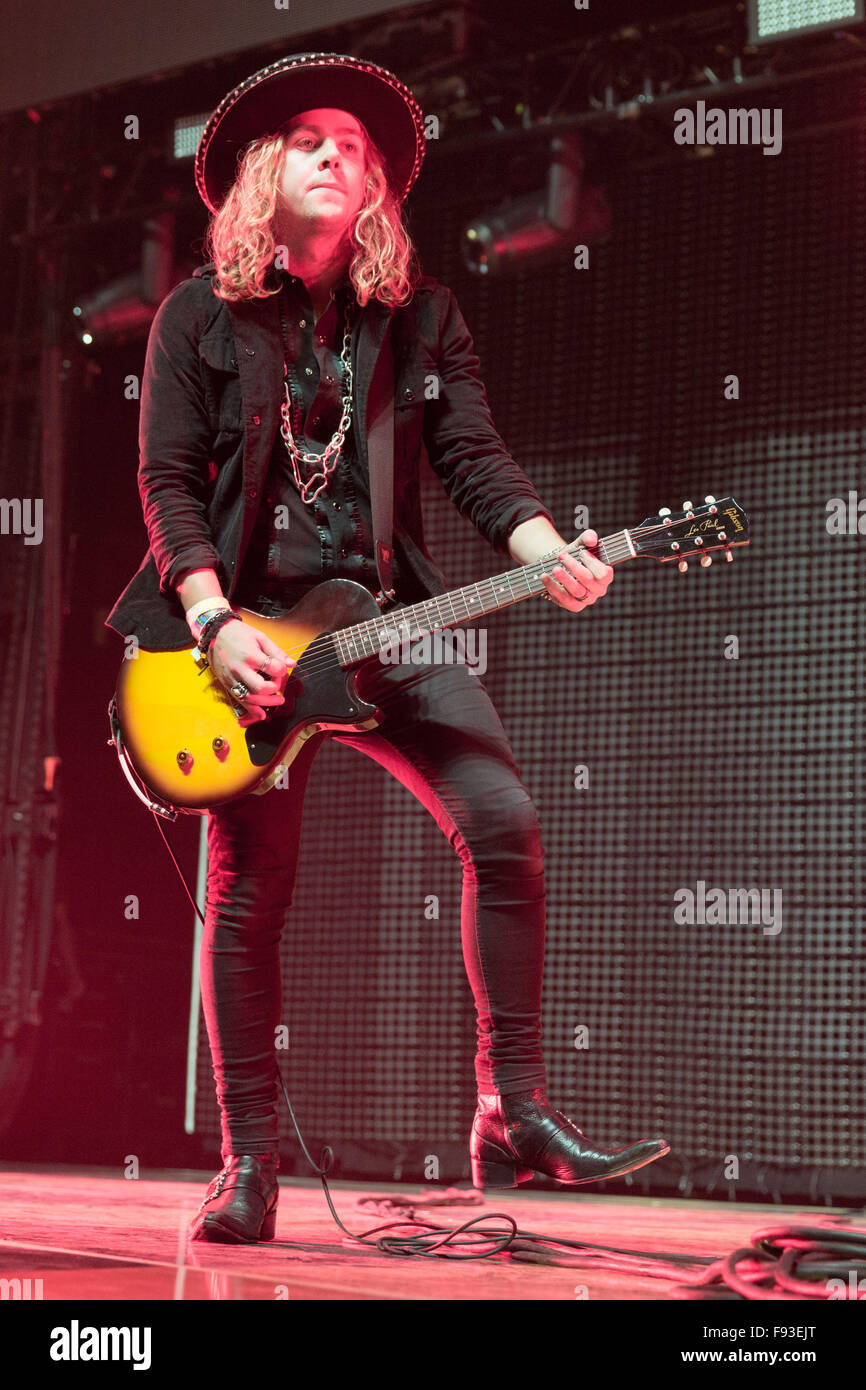 Los Angeles, California, USA. 12th Dec, 2015. Guitarist ADAM SLACK of ...