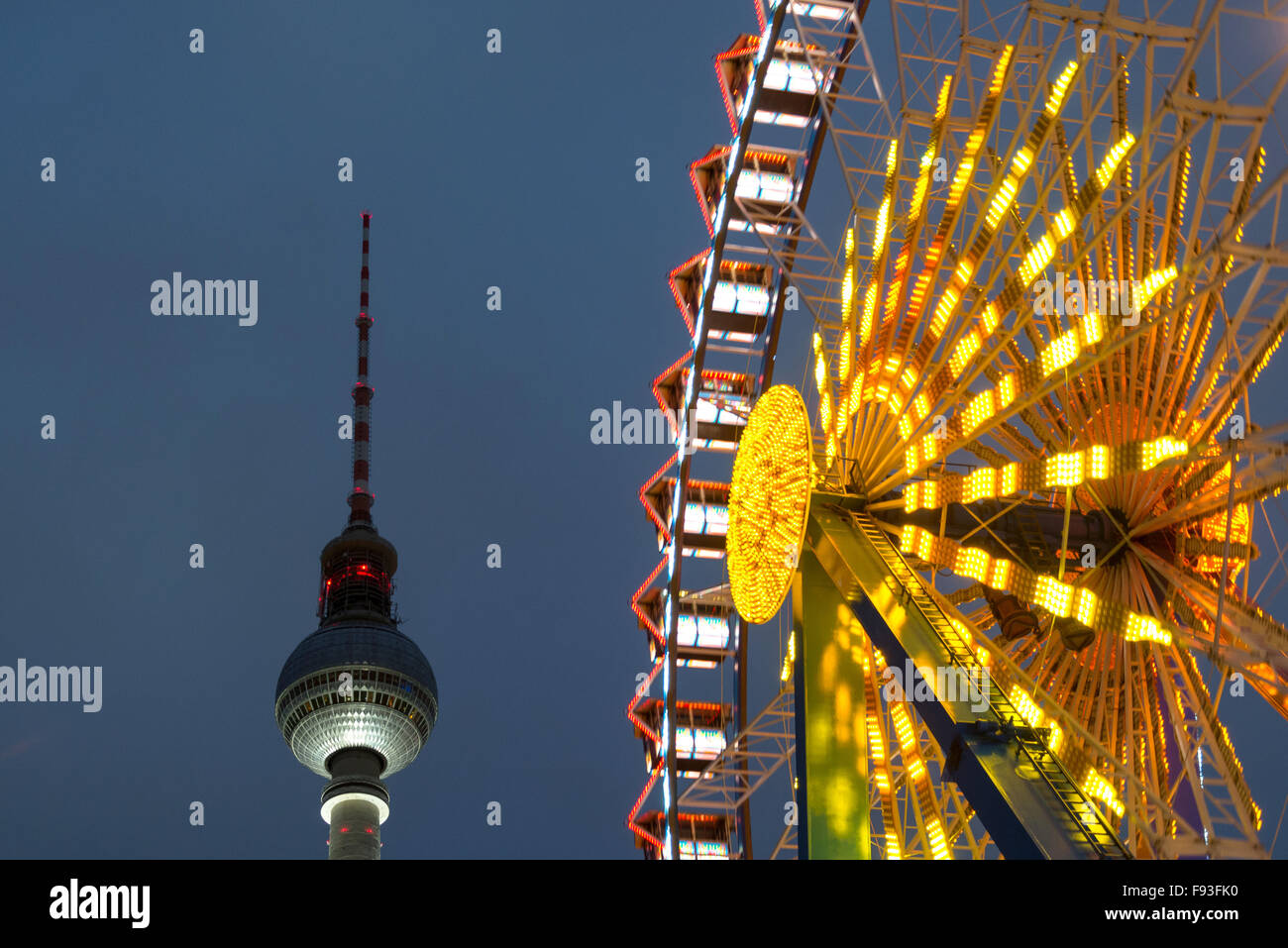 Berlin, Germany. 07th Dec, 2015. Ferris wheel can be seen by the TV ...