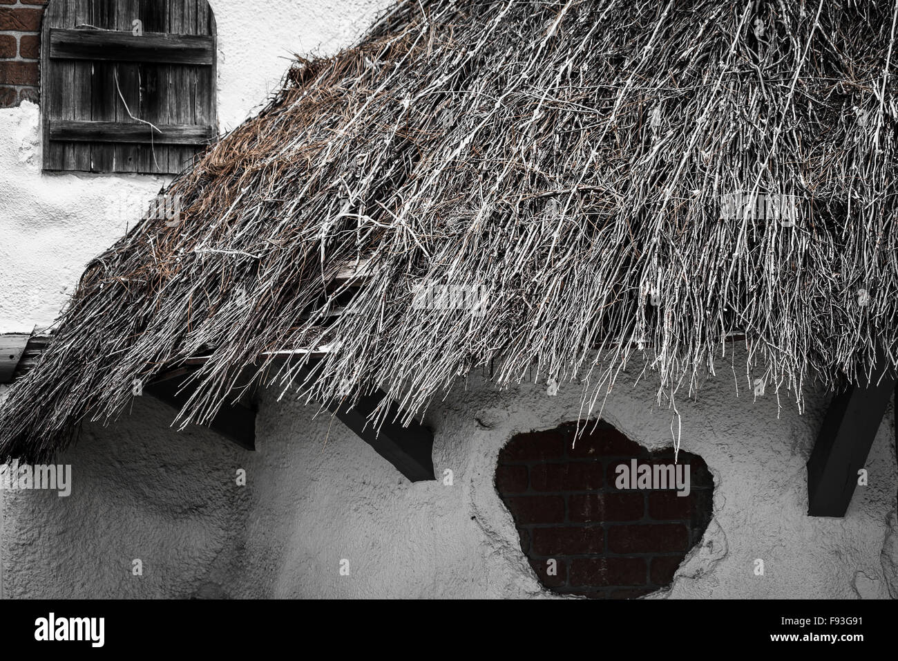 Run down cottage hi-res stock photography and images - Alamy