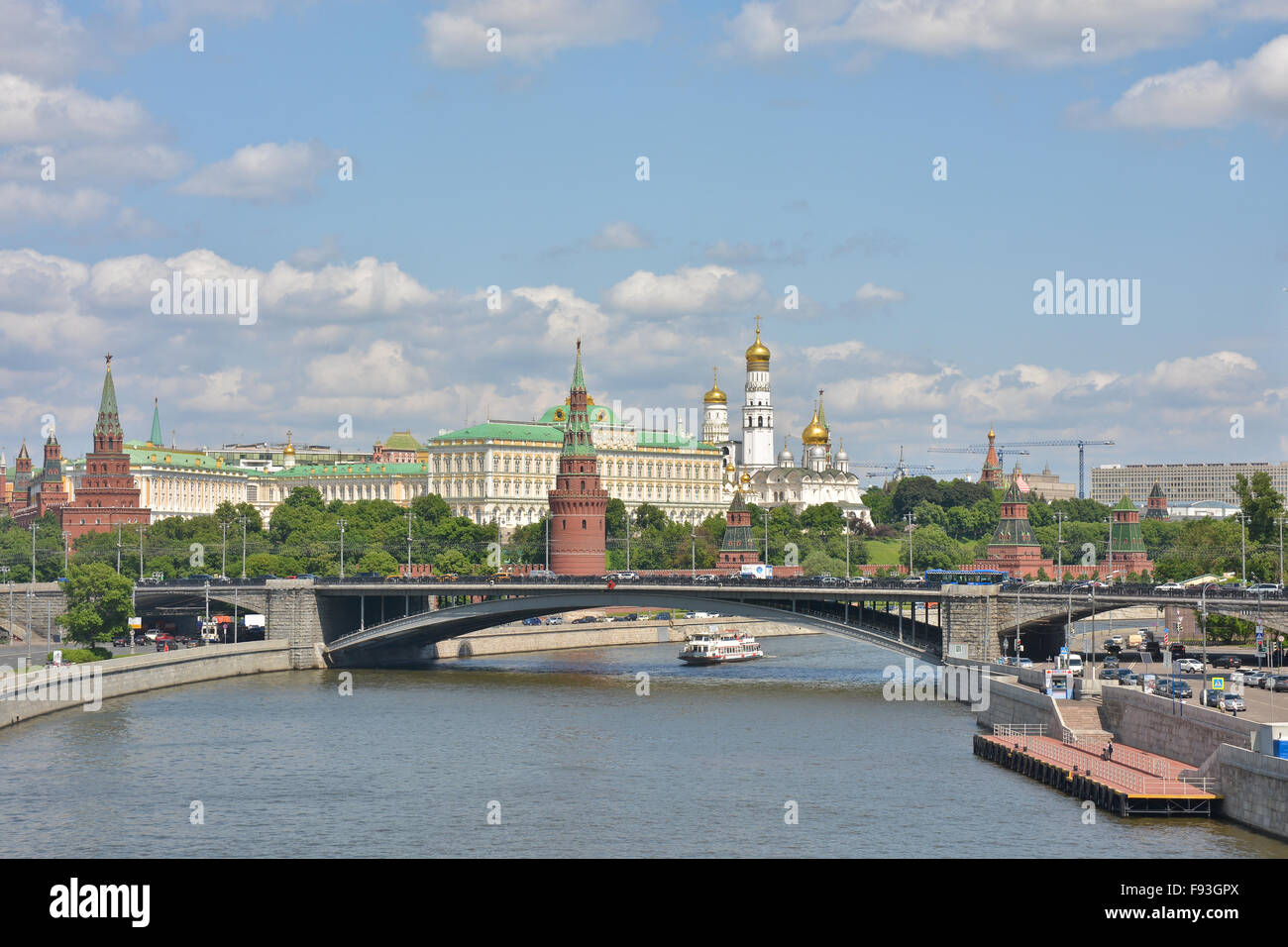Moscow kremlin embankment wall river hi-res stock photography and ...