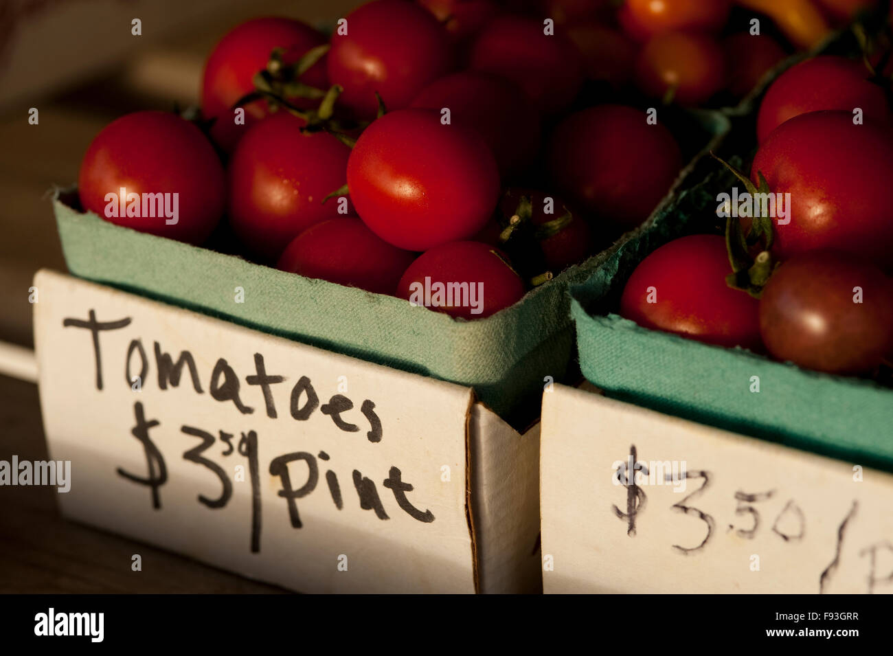 U pick farm hi-res stock photography and images - Alamy