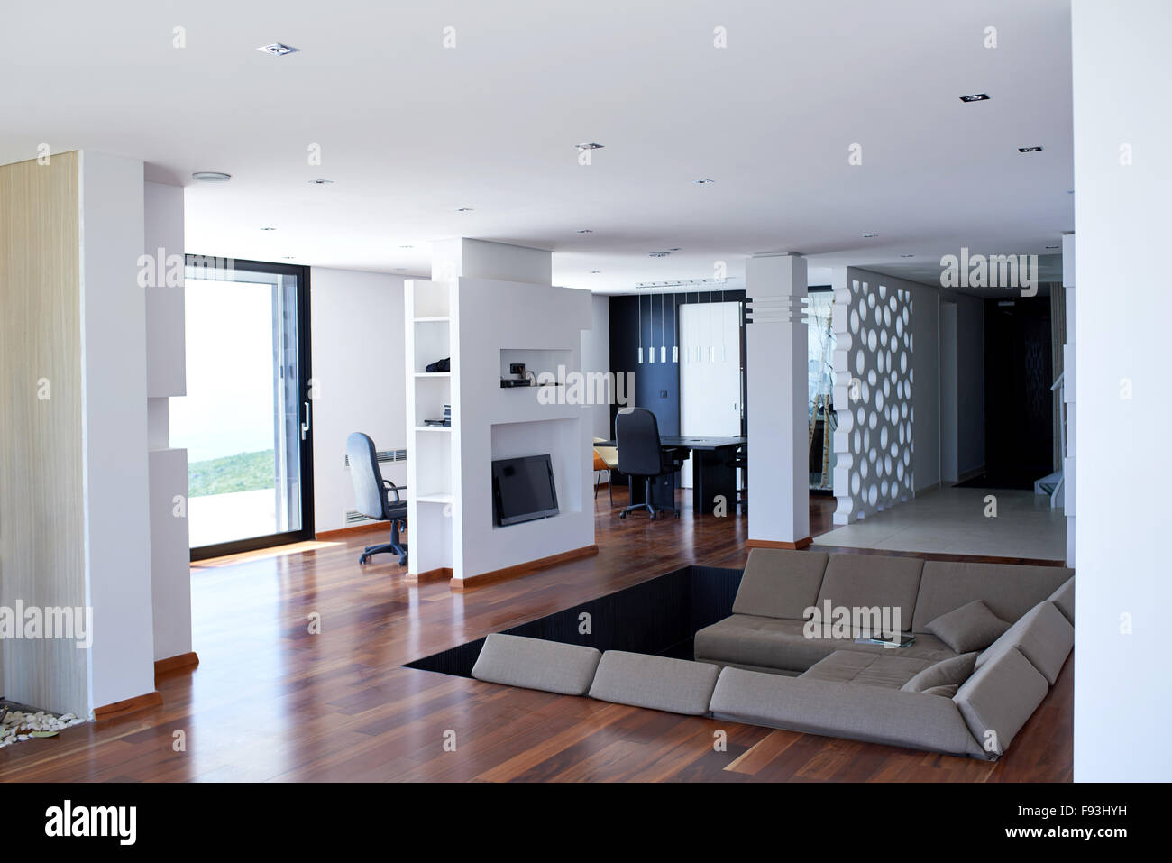 Penthouse interior garden hi-res stock photography and images - Alamy