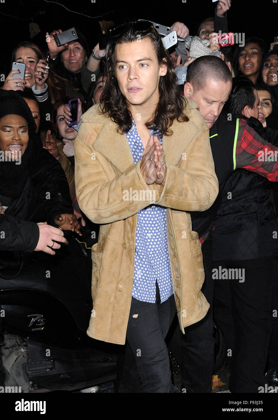 Harry Styles leaves the Maida Vale studios mobbed by fans Featuring ...