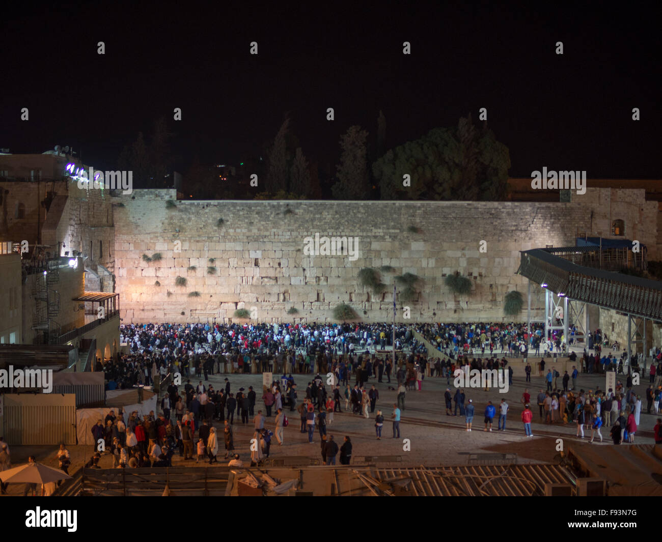Celebrating Sabbath at night by the Western Wall Stock Photo - Alamy
