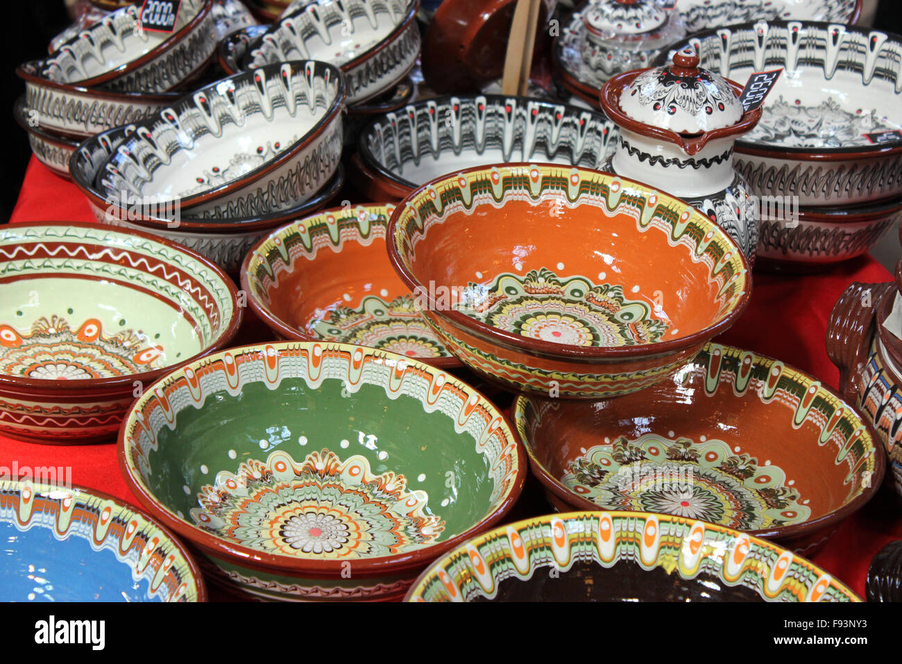 Colourful plates in budapest market Stock Photo - Alamy