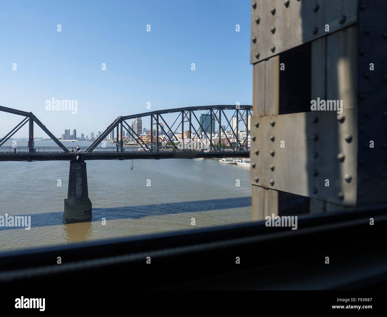 Yalu river bridge hi-res stock photography and images - Alamy