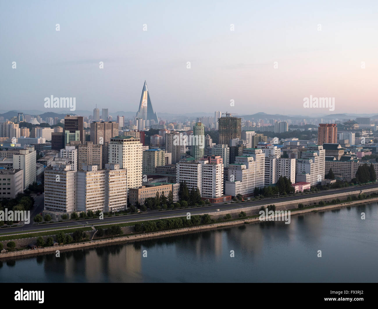 Taedong river skyline pyongyang hi-res stock photography and images - Alamy