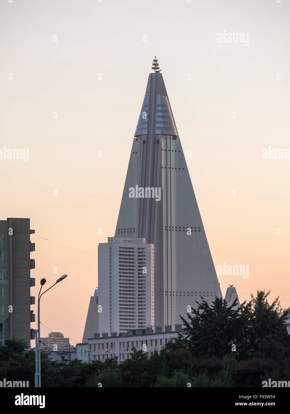 Skyscraper hotel hi-res stock photography and images - Alamy