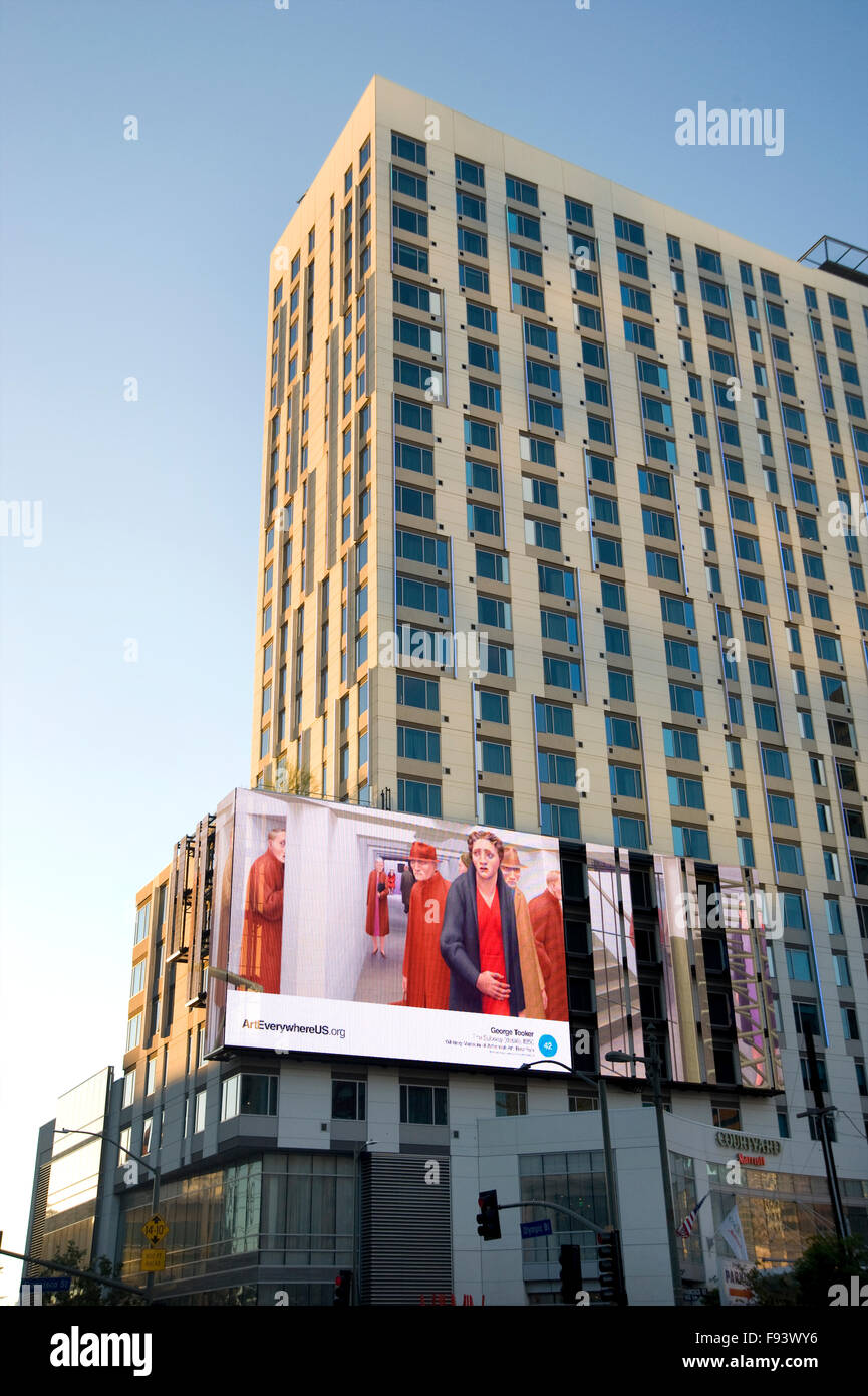Digital billboard building hi-res stock photography and images - Alamy