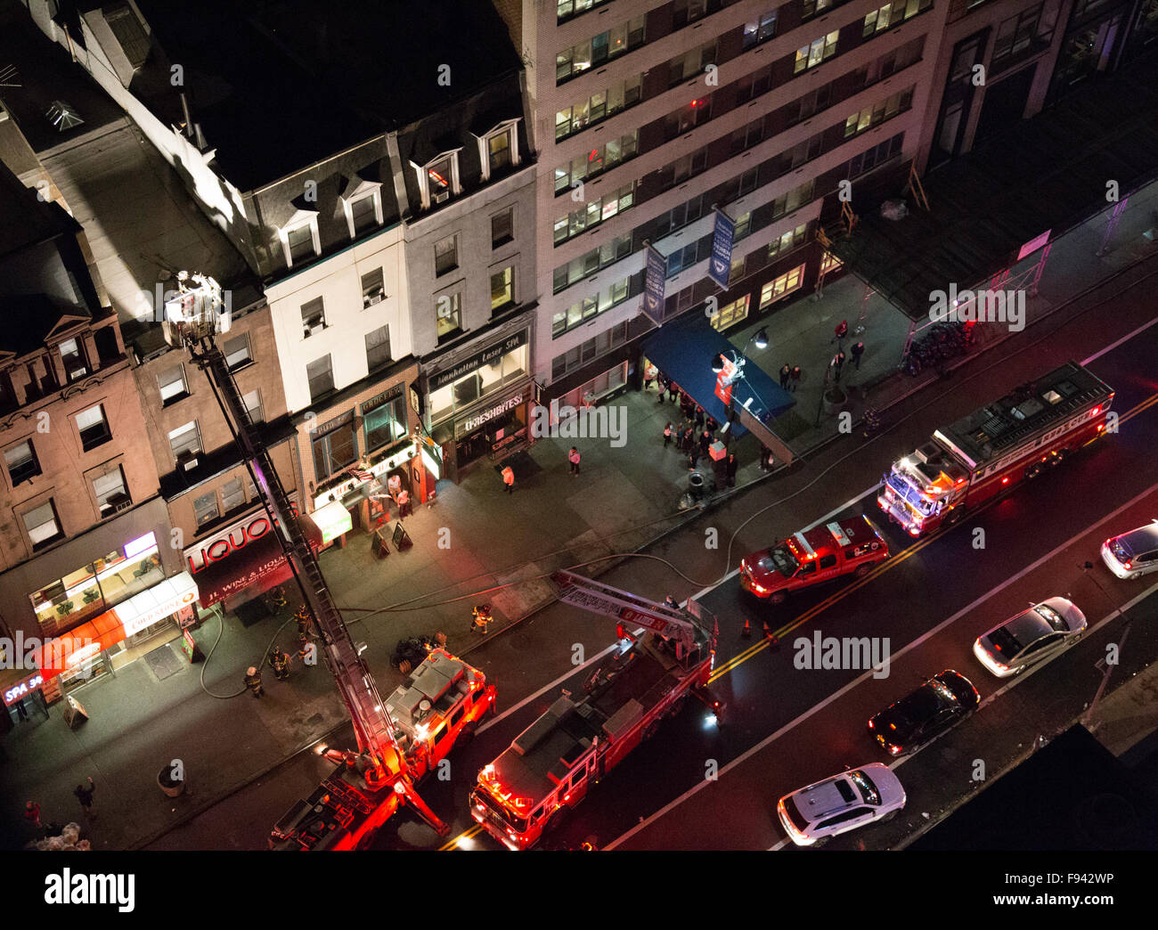Hook and ladder fire truck hi-res stock photography and images - Alamy