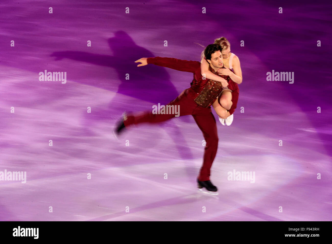 Barcelona, Spain. 13th Dec, 2015. Kaitlyn Weaver (R) and Andrew Poje of Canada perform during an ...