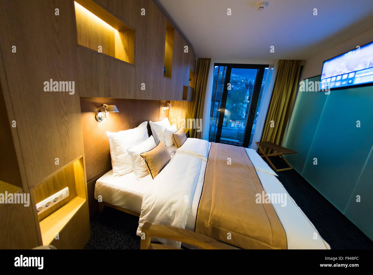 Interior of modern comfortable hotel room Stock Photo - Alamy